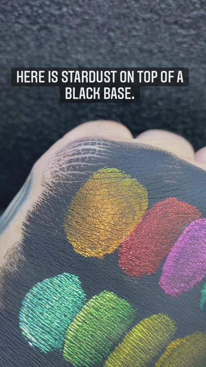 Stardust Liquid Shadows – Loud and Vivid Beauty